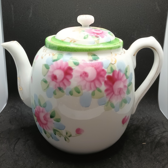 Vintage | Kitchen | Vintage Ceramic Teapot Floral Slight Stain On Lid ...